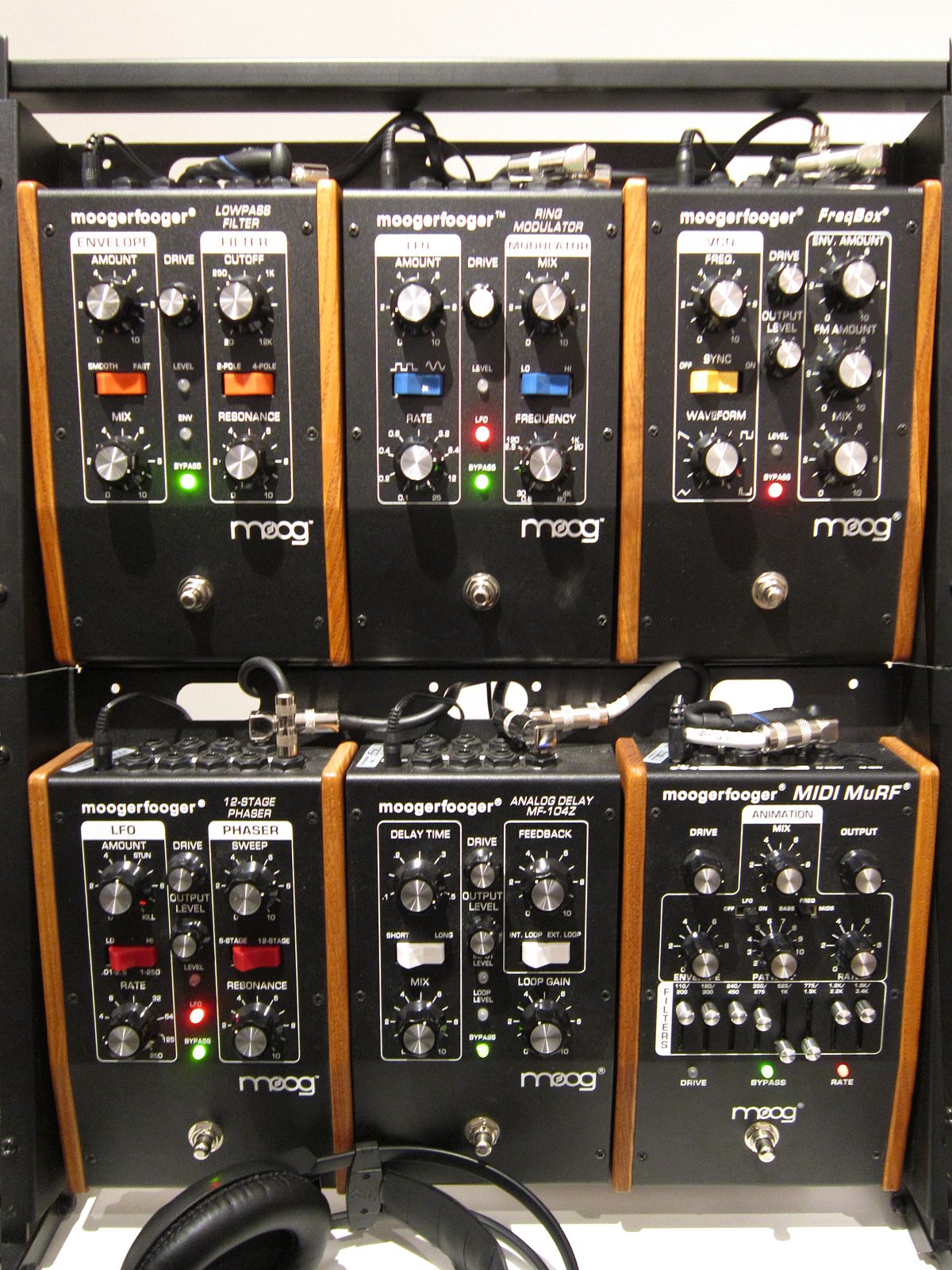 Guitarists Moog Is Moogfooger Incredible - Video Review